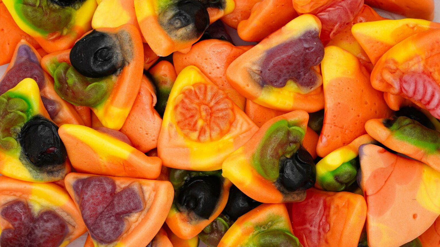 Shop For Online Sweet Bundles | 1kg Sweet Bags & More | Sweetzy