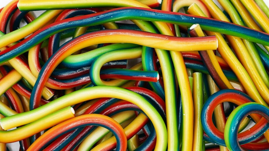 Fizzy & Non-Fizzy Pick n Mix Pouch Sweet Bundle | 1kg Sweet Bags